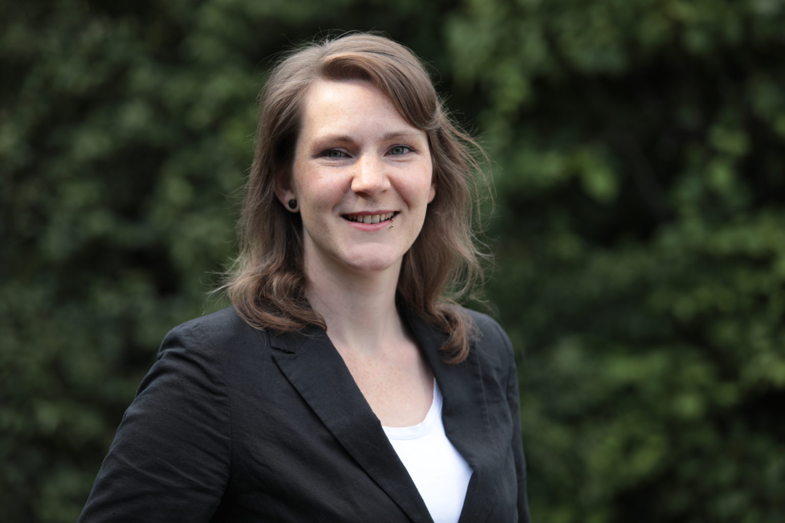 GRÜNE in Bochum-Mitte: Thea Jacobs unterwegs im Barbarapark und am ...