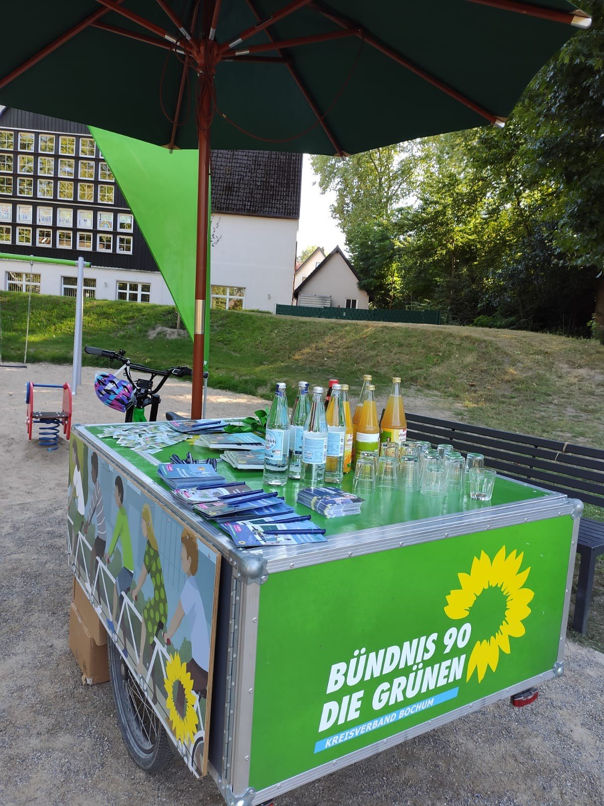 GRÜNE in Bochum-Mitte: Thea Jacobs unterwegs im Barbarapark und am ...